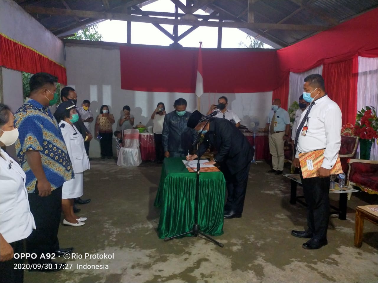 Bupati Kepulauan Talaud Lantik Kepala Desa Lalue Utara dan Kepala Desa ...
