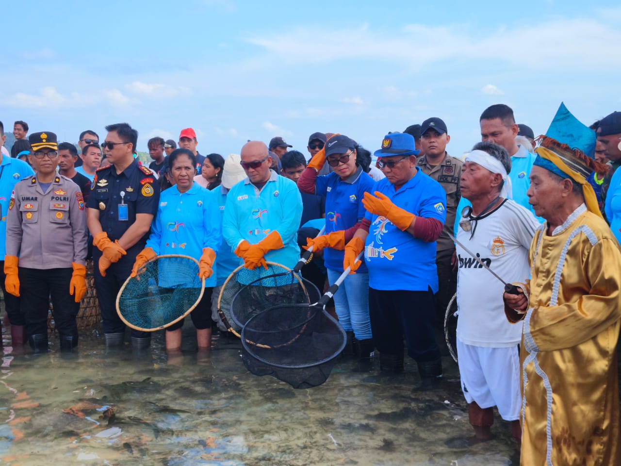 Festival Mane’e, Tradisi Tangkap Ikan Laut Gunakan Janur di Talaud ...