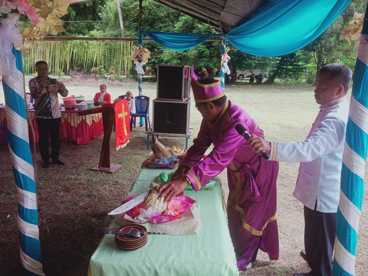 ASISTEN EKBANG WAKILI BUPATI TALAUD HADIRI GELAR ADAT MANDURU’U TONNA ...